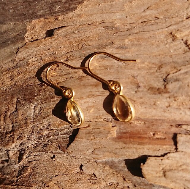 枠留めシトリンのピアス 16kgp | iichi ハンドメイド・クラフト作品・手仕事品の通販