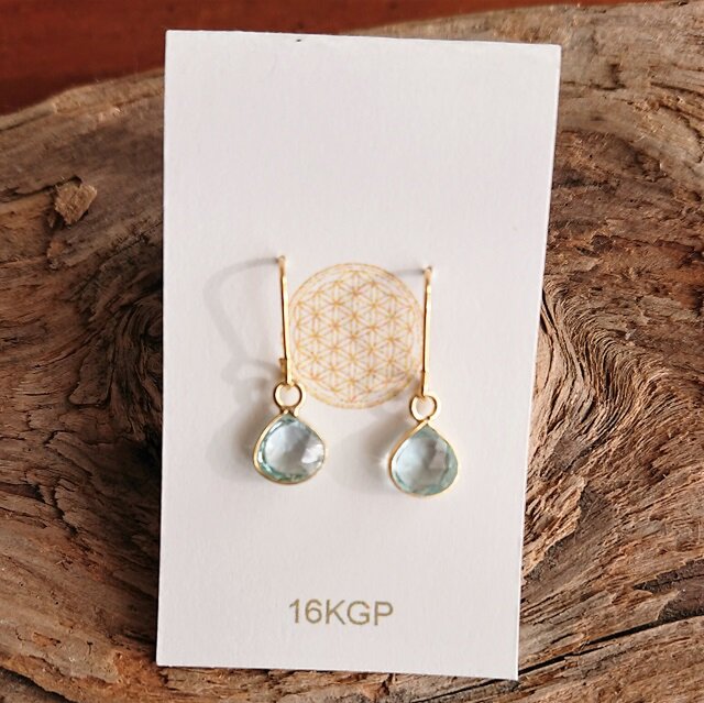 枠留めスカイブルートパーズのピアス 16kgp | iichi ハンドメイド・クラフト作品・手仕事品の通販