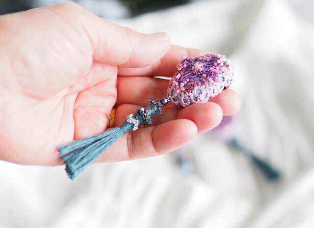 Lilacの胸飾 タッセル | iichi ハンドメイド・クラフト作品・手仕事品の通販