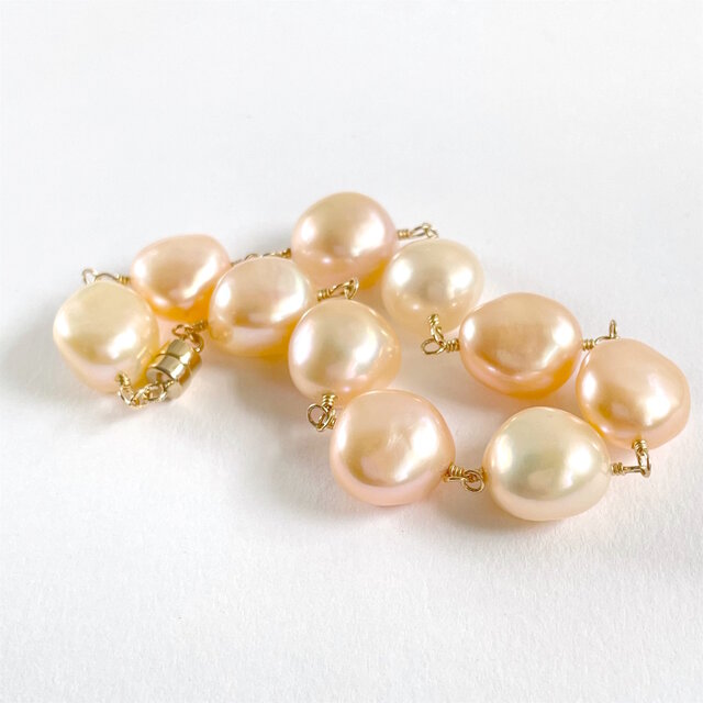 ぷっくりペールオレンジ 大粒バロックパールのブレスレット K14gf | iichi ハンドメイド・クラフト作品・手仕事品の通販