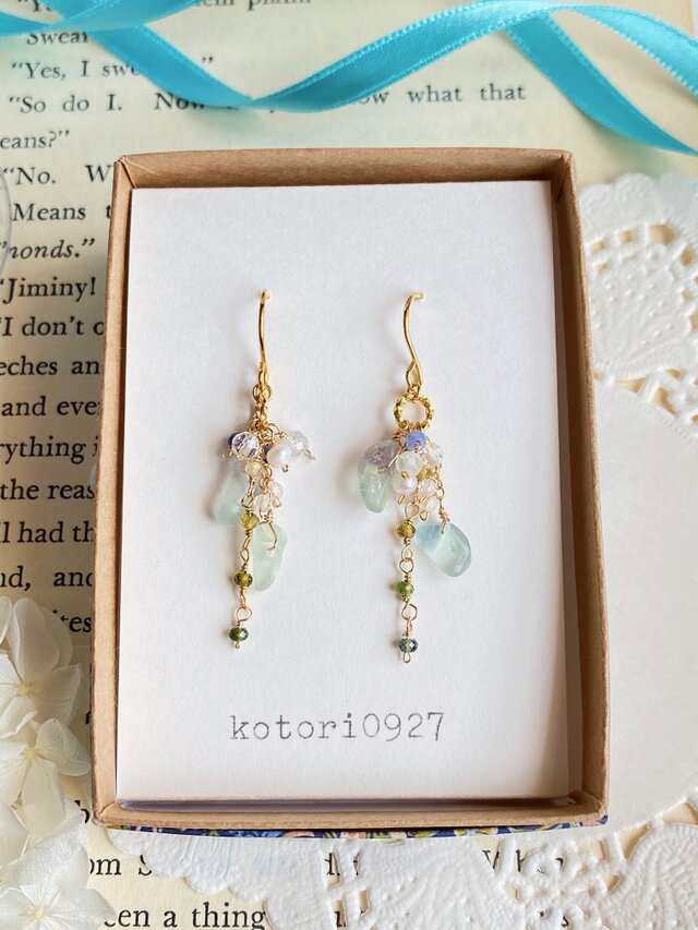 フローライト、ソーダライト、グリーントルマリンのピアス ac/93 | iichi ハンドメイド・クラフト作品・手仕事品の通販