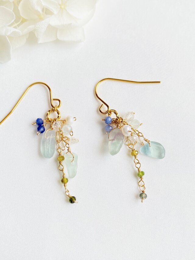 フローライト、ソーダライト、グリーントルマリンのピアス ac/93 | iichi ハンドメイド・クラフト作品・手仕事品の通販