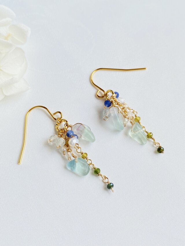 フローライト、ソーダライト、グリーントルマリンのピアス ac/93 | iichi ハンドメイド・クラフト作品・手仕事品の通販