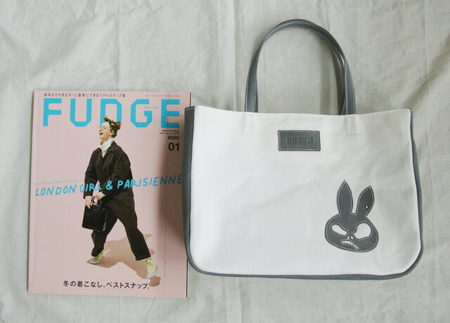 うさぎスカル（UR-1)、バイカラー（白xグレー）の角丸トート。 | iichi ハンドメイド・クラフト作品・手仕事品の通販