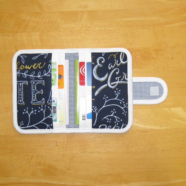 診察券・お薬手帳入れ★黒板風英字柄（ネイビー） | iichi ハンドメイド・クラフト作品・手仕事品の通販