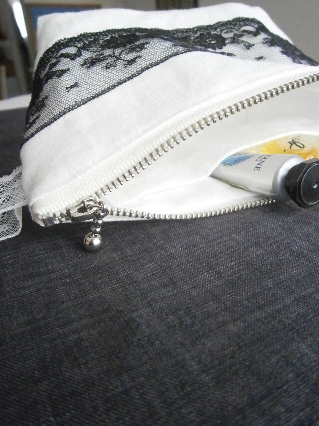 chic&chic FrenchLace×linen Pouch | iichi ハンドメイド・クラフト作品・手仕事品の通販