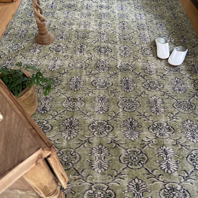 トルコヴィンテージラグ 大判 160×258 キウイカラー ネイビー 紋章柄 | iichi ハンドメイド・クラフト作品・手仕事品の通販