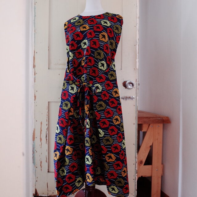 アフリカンプリント休日のワンピース go up ↑ | iichi ハンドメイド・クラフト作品・手仕事品の通販