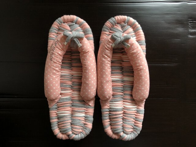 【FLIP TEE FLOP】24cm ミックス編みのオリジナル布ぞうり《ピンク×グレー×ホワイト》【No.178】 | iichi 日々の暮らしを心地よくするハンドメイドやアンティークの ...