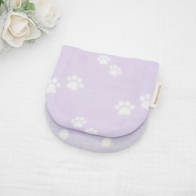 肉球あしあと｜パープル｜8重ガーゼハンカチ｜10×20cm｜Gauze Fabric | iichi ハンドメイド・クラフト作品・手仕事品の通販