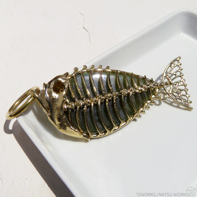アイドクレース フィッシュ チャーム / Idocrase Fish charms | iichi ハンドメイド・クラフト作品・手仕事品の通販