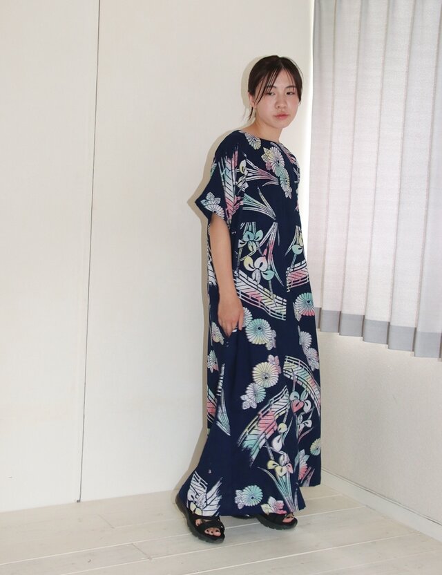 菊と菖蒲の浴衣リメイク ドルマンスリーブワンピース | iichi ハンドメイド・アンティーク・食品・ギフト・手作り