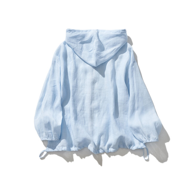 涼し気な雰囲気が魅力のリネン素材のブルゾン フード付き ライトアウター 薄い水色 230613-2 | iichi 日々の暮らしを心地よくするハンドメイドやアンティークのマーケットプレイス