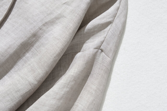 涼し気な雰囲気が魅力のリネン素材のブルゾン フード付き ライトアウター 薄いグレー230613-3 | iichi 日々の暮らしを心地よくするハンドメイドやアンティークのマーケットプレイス