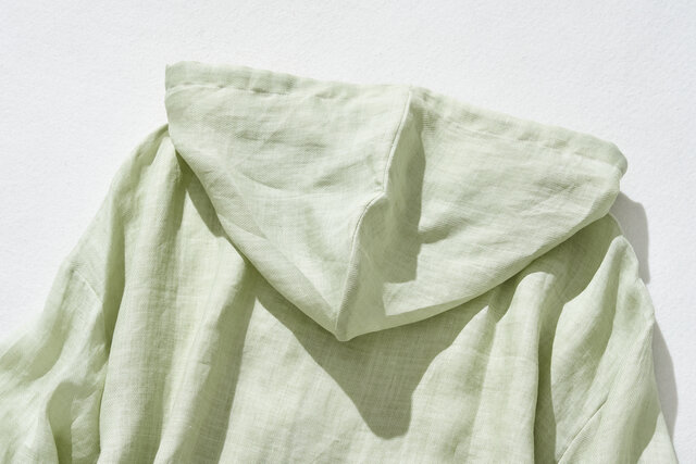 涼し気な雰囲気が魅力のリネン素材のブルゾン フード付き ライトアウター ミントグリーン 230613-4 | iichi 日々の暮らしを心地よくするハンドメイドやアンティークのマーケットプレイス