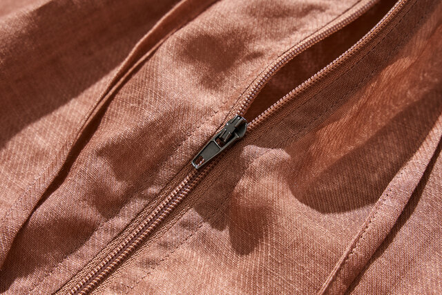 涼し気な雰囲気が魅力のリネン素材のブルゾン フード付き ライトアウター 赤みの橙色 230613-5 | iichi 日々の暮らしを心地よくするハンドメイドやアンティークのマーケットプレイス