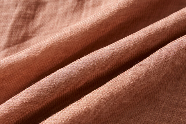 涼し気な雰囲気が魅力のリネン素材のブルゾン フード付き ライトアウター 赤みの橙色 230613-5 | iichi 日々の暮らしを心地よくするハンドメイドやアンティークのマーケットプレイス