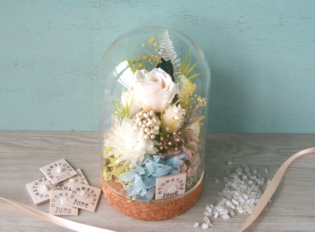 6月生まれの方へ 誕生月の天然石 flower dome -MOONSTONE- | iichi 日々の暮らしを心地よくするハンドメイドやアンティークのマーケットプレイス