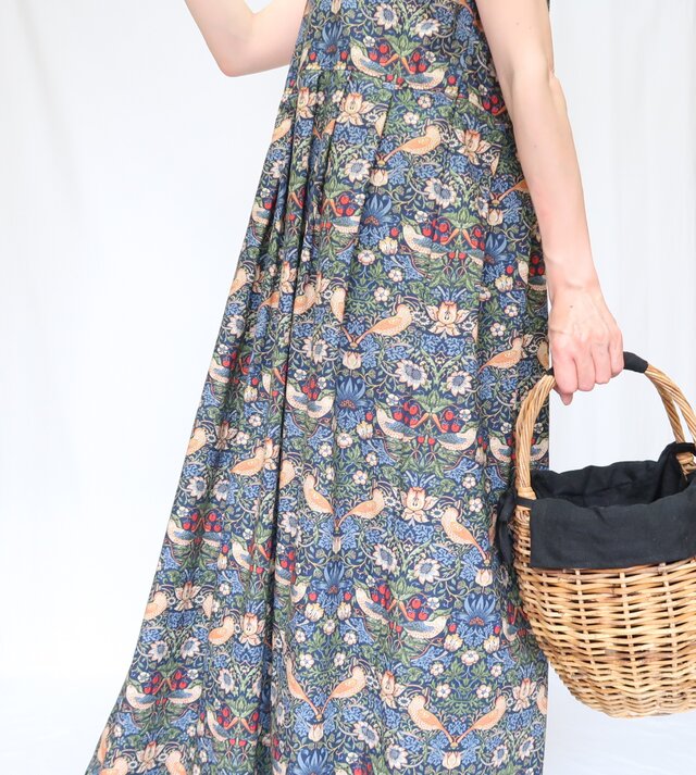 N様オーダー専用画面・William Morris ♡フレンチスリーブワンピース♡いちご泥棒♪マルチックブルー | iichi ハンドメイド・クラフト作品・手仕事品の通販