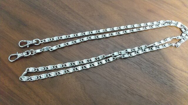 18cmくし型がま口ポーチ シルバー 1 | iichi ハンドメイド・クラフト作品・手仕事品の通販