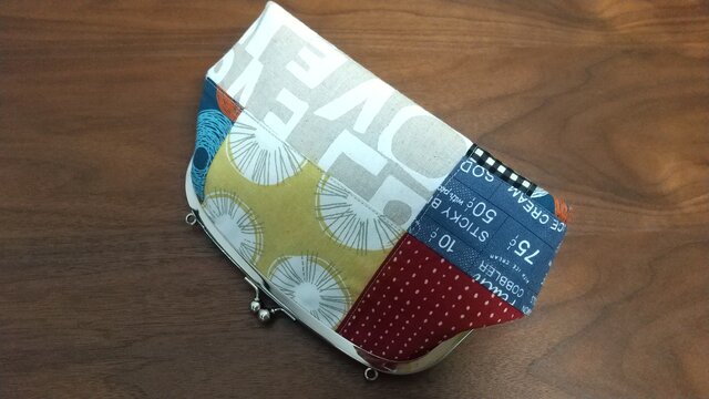 18cmくし型がま口ポーチ シルバー 3 | iichi 日々の暮らしを心地よくするハンドメイドやアンティークのマーケットプレイス