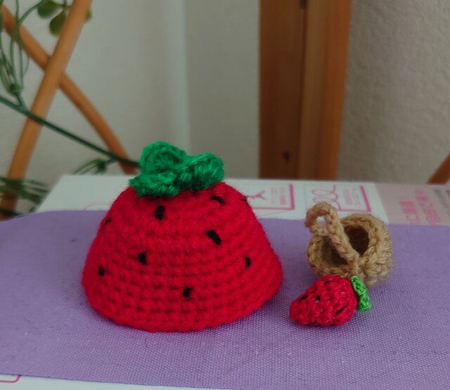苺の帽子と苺が入った籠（Rちゃんファミリーママさん専用）ページ | iichi ハンドメイド・クラフト作品・手仕事品の通販