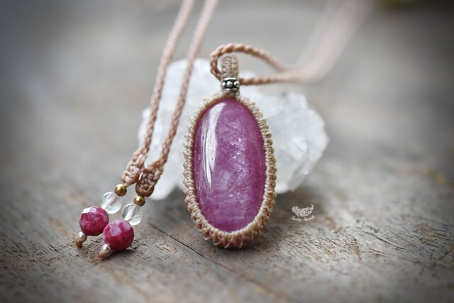 良質コランダム★ルビーマクラメネックレス1098 | iichi ハンドメイド・クラフト作品・手仕事品の通販