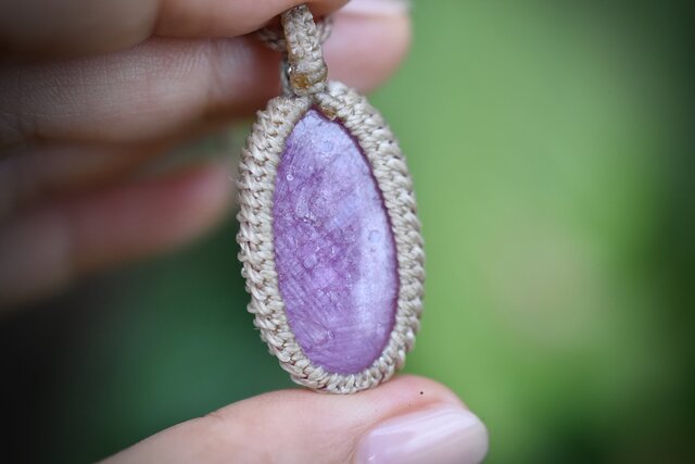 良質コランダム★ルビーマクラメネックレス1098 | iichi ハンドメイド・クラフト作品・手仕事品の通販