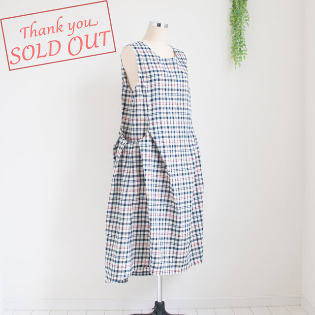 【完全一点物】ノースリーブ タックポケットワンピース（タータンチェック ネイビーレッド） | iichi ハンドメイド・クラフト作品・手仕事品の通販