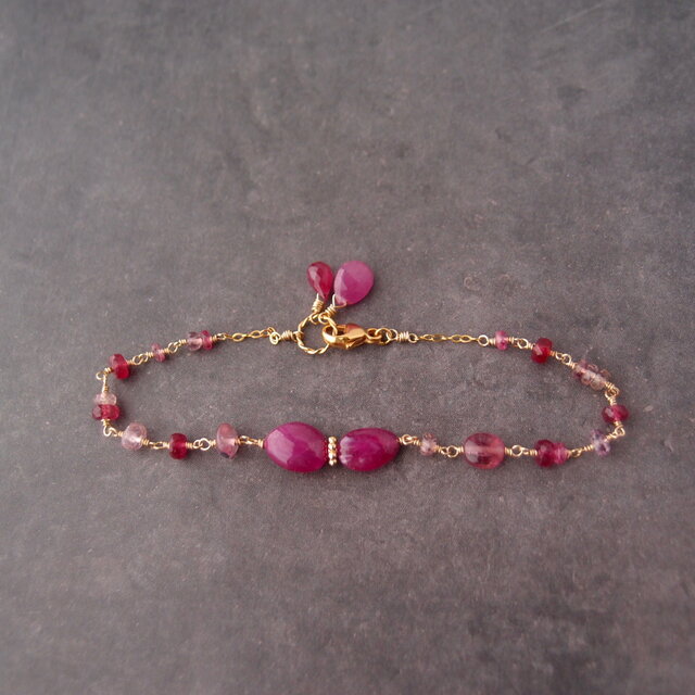 Mixed Stone Bracelet【K14gf】Dark Pink／ブレスレット | iichi ハンドメイド・クラフト作品・手仕事品の通販