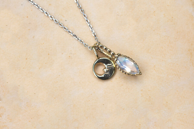 10Kネックレスー月ー | iichi ハンドメイド・クラフト作品・手仕事品の通販