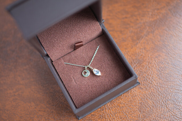 10Kネックレスー月ー | iichi ハンドメイド・クラフト作品・手仕事品の通販