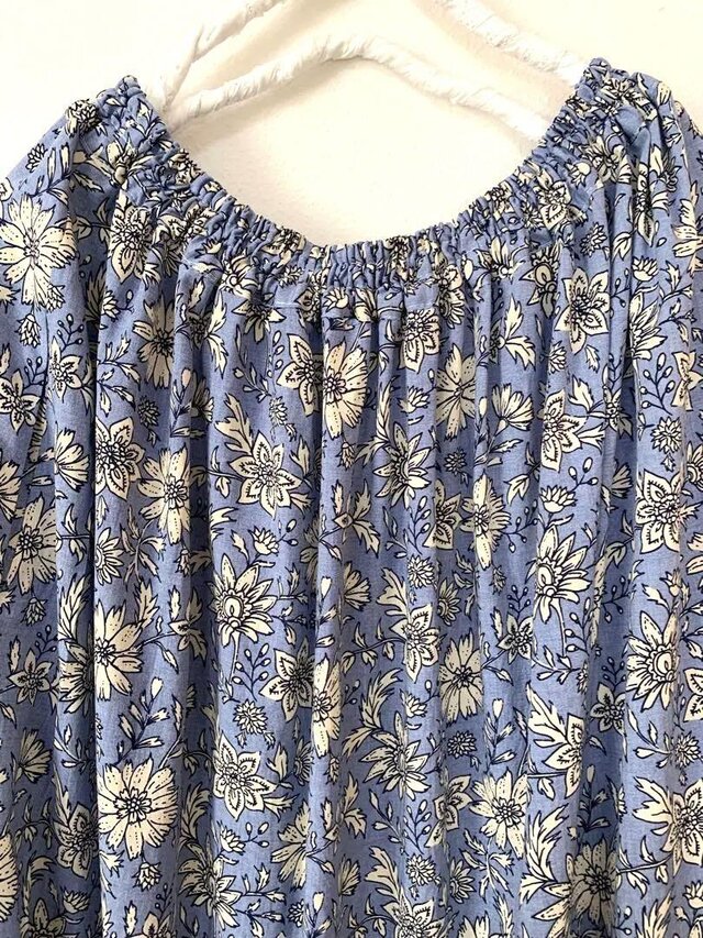 ギャザーロングスカート 更紗 メルティレーヨン 花柄/水色 丈81.5cm | iichi ハンドメイド・クラフト作品・手仕事品の通販