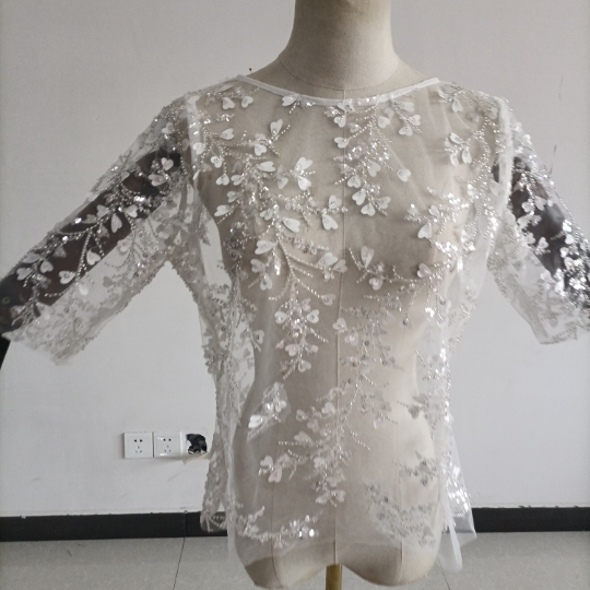 即納！ 高品質！ウエディングドレス 長袖 ボレロ ハンドビーディング 花嫁/ブライズメイド/結婚式/披露宴 | iichi ハンドメイド・クラフト作品・手仕事品の通販