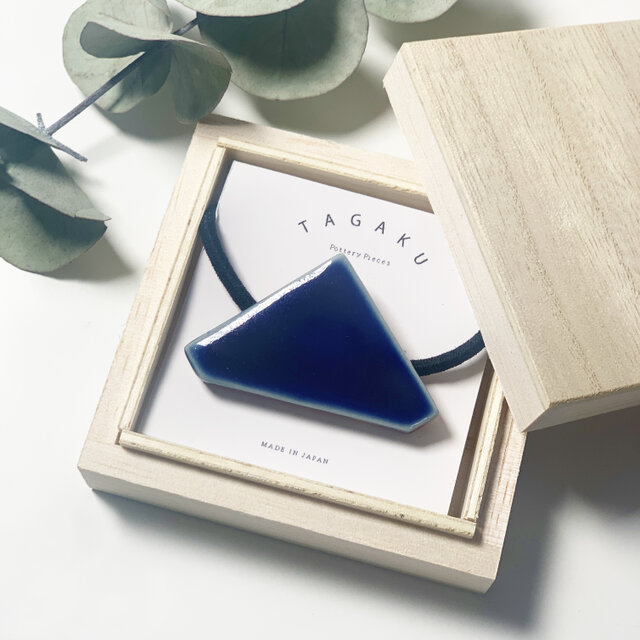 TH-82 美濃焼 三角タイルのヘアゴム 裏面レザー加工 | iichi ハンドメイド・クラフト作品・手仕事品の通販