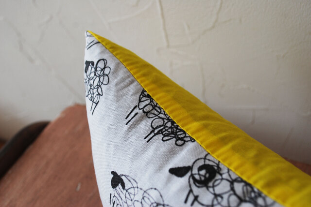 小さい船枕『FUNE：S』 | iichi 日々の暮らしを心地よくするハンドメイドやアンティークのマーケットプレイス