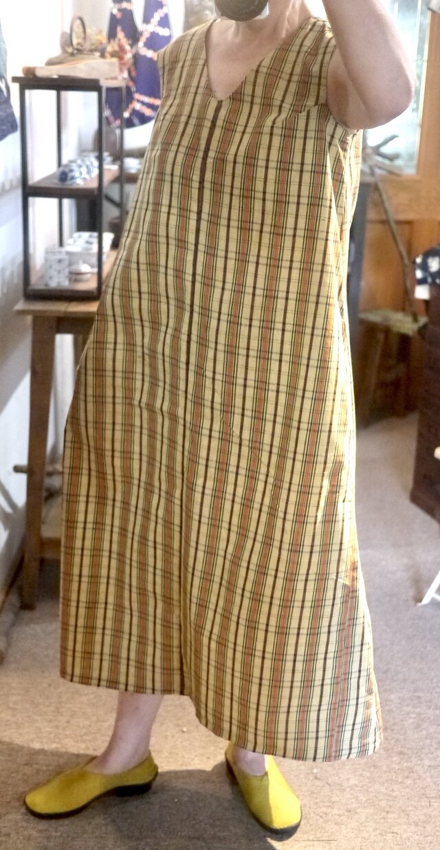 チェック反物からVネックワンピース | iichi ハンドメイド・クラフト作品・手仕事品の通販