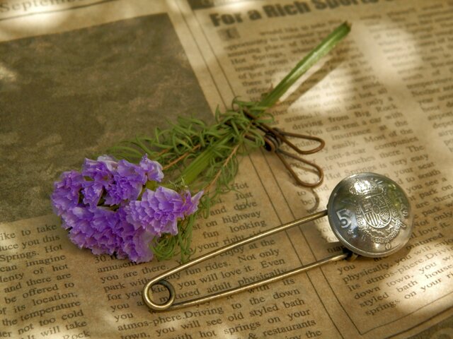 ＃B82 España Coin Brooch | iichi ハンドメイド・クラフト作品・手仕事品の通販