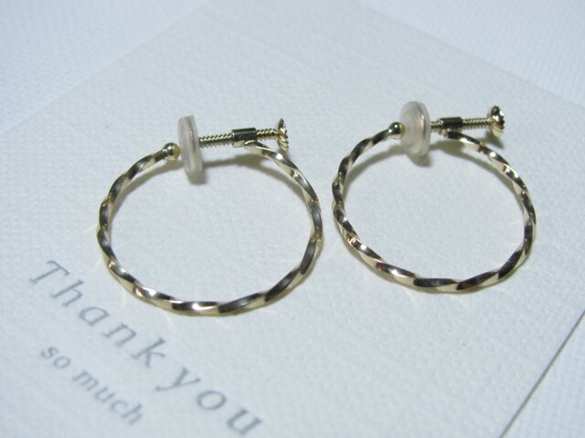 k10YG*フープピアスみたいなイヤリング(外形約20mm） | iichi ハンドメイド・クラフト作品・手仕事品の通販