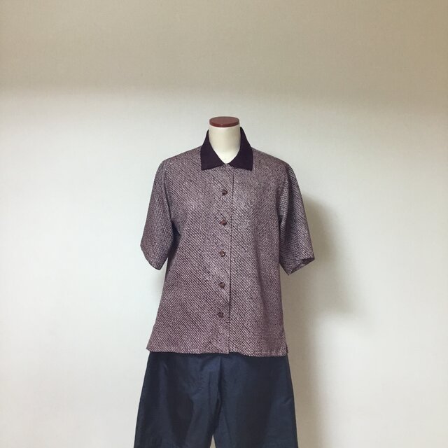 絞りの布の半袖ブラウス 着物リメイク | iichi ハンドメイド・アンティーク・食品・ギフト・手作り