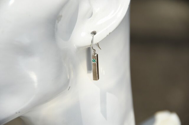 オベリスク〜エメラルド〜 | iichi ハンドメイド・アンティーク・食品・ギフト・手作り