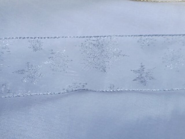 Snow crystal（雪の結晶）リボン ワイヤー入り ゴールド＆シルバー 63mm 1m | iichi 日々の暮らしを心地よくするハンドメイドやアンティークのマーケットプレイス