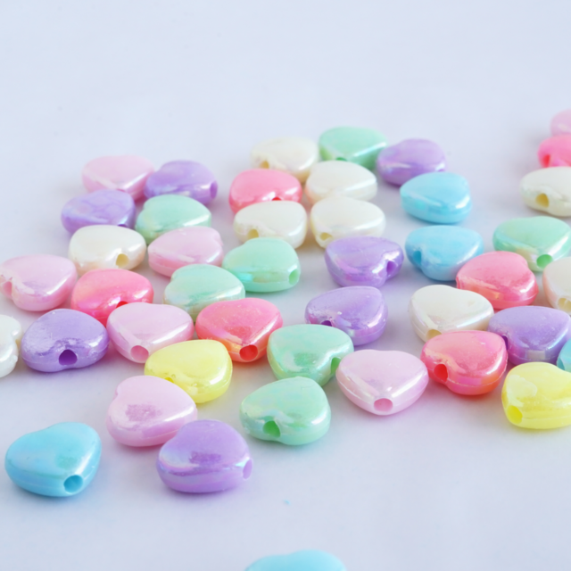 【25g】10mm オーロラカラーのハートのビーズ♪ パステルカラー ☆012 | iichi ハンドメイド・クラフト作品・手仕事品の通販