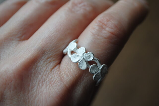 「小さな幸せ」ペンダント | iichi 日々の暮らしを心地よくするハンドメイドやアンティークのマーケットプレイス