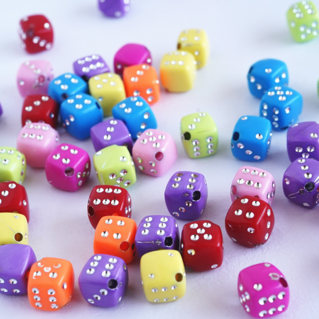 【25g】8mmサイコロ型ビーズ ラインストーン入り スクエアビーズ ☆063 | iichi ハンドメイド・クラフト作品・手仕事品の通販