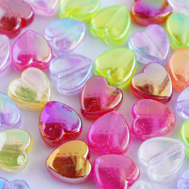 【25g】オーロラカラーの透明ハートビーズ ☆021 | iichi ハンドメイド・クラフト作品・手仕事品の通販