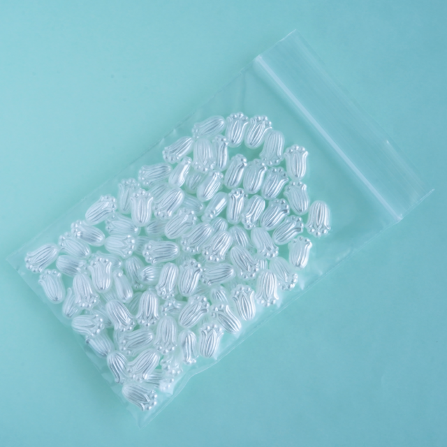 【20g】パール調 お花のビーズ ☆025 | iichi ハンドメイド・クラフト作品・手仕事品の通販