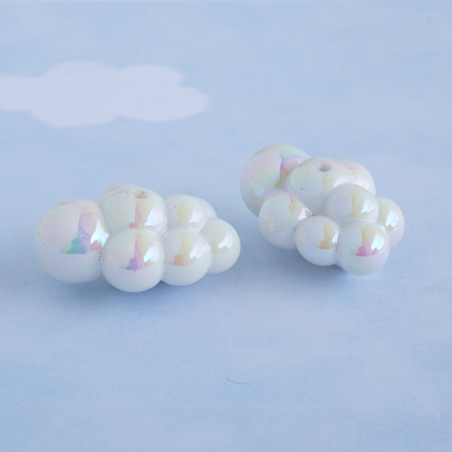 【2個】32mm オーロラホワイトの雲のビーズ | iichi ハンドメイド・クラフト作品・手仕事品の通販