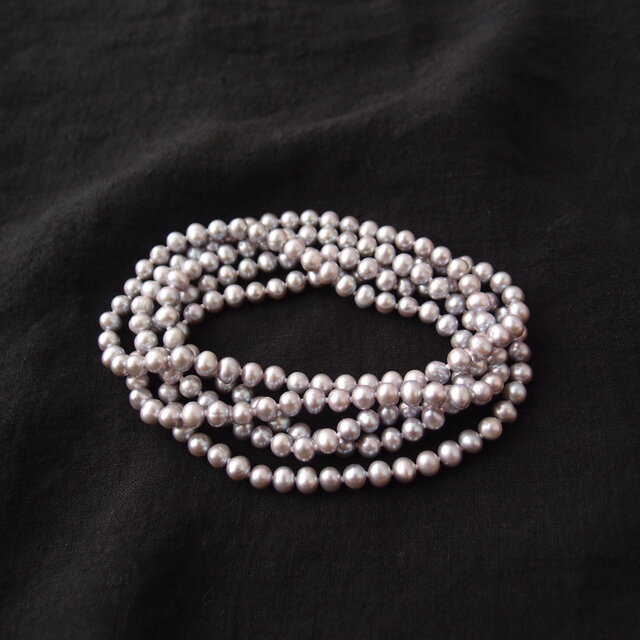 グレーパールロングネックレス・Potato Pearl 【120cm】オールノット | iichi ハンドメイド・クラフト作品・手仕事品の通販