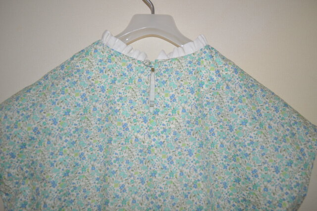 「爽やかに！＊小花のブラウス」 | iichi - ハンドメイド・アンティーク・食品・ギフト・手作り